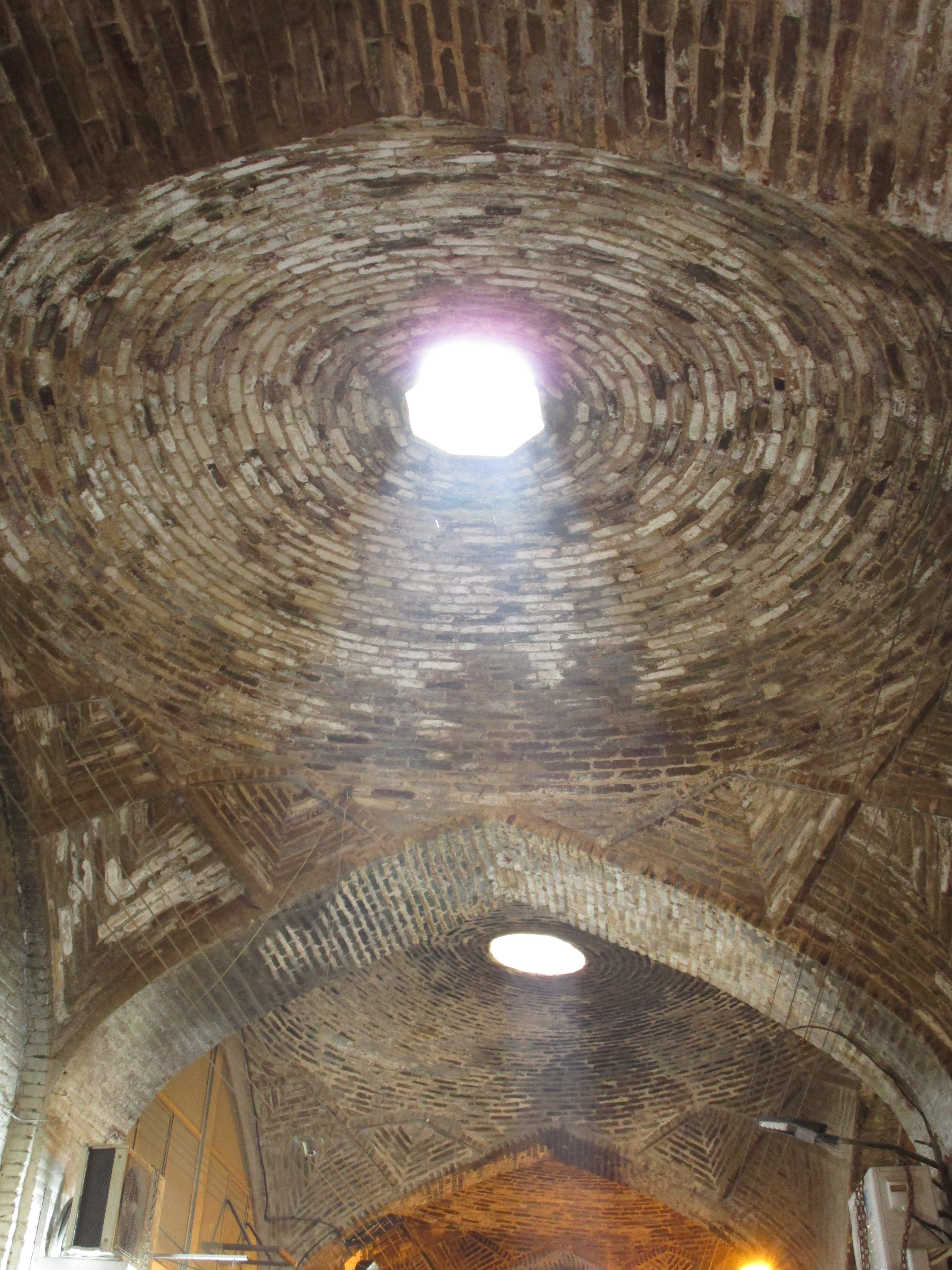 Esfahan bazaar roof – Article 18
