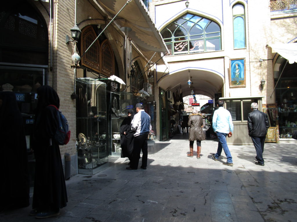 Esfahan street scene 2 | Article 18